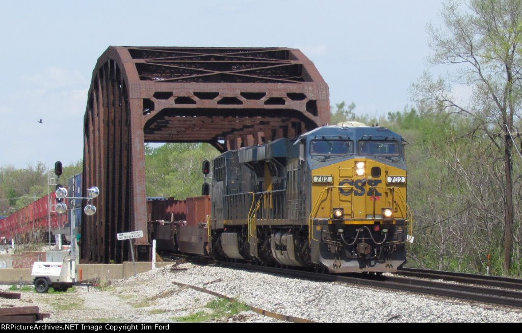 CSXT 702